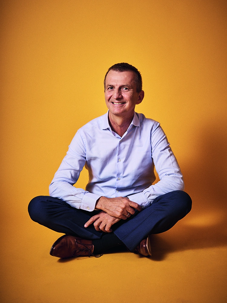 "Bemászom mindenkinek a bőre alá" - Forbes interjú Gazsi Zoltánnal ...